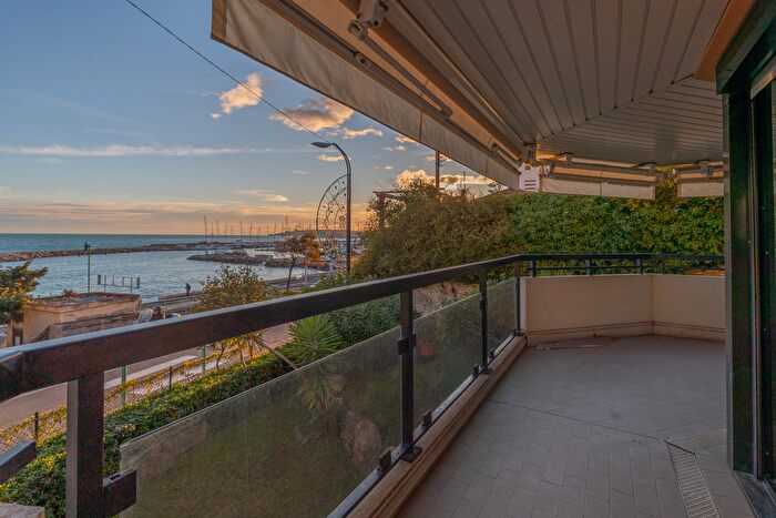 Appartement à louer - Menton, Haut Borrigo, Saint-Paul-Garavan, Vallée de Gorbio - 3 pièces - 2 chambres