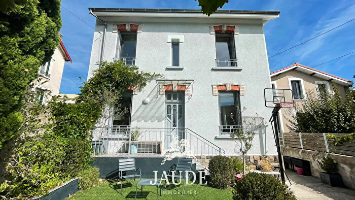 Maison 7 pièces à vendre à Chamalières, Centre-ville, Carrefour de l'Europe
