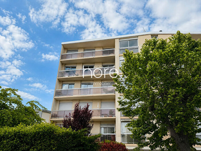 Asnières-sur-Seine, Bécon, Bourguignons : Appartement 2 pièces à vendre