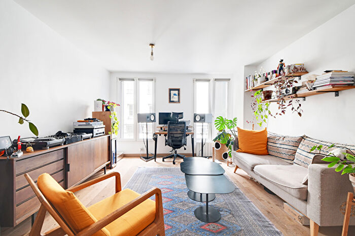 Appartement à vendre - Paris e , Montmartre, Sacré Coeur, Abbesses - 2 pièces - 1 chambre