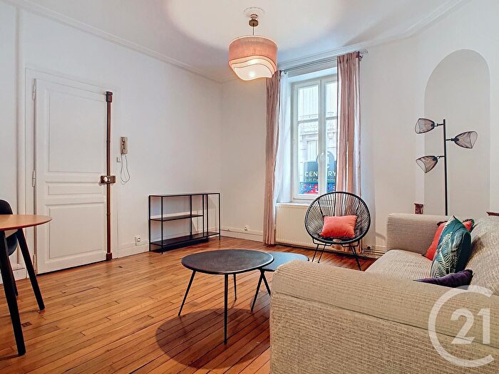Nancy, Poincaré, Foch, Anatole France, Croix de Bourgogne : Appartement 2 pièces à louer