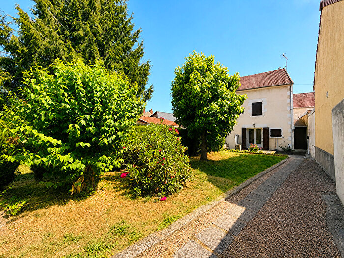 Nevers, Champs Pacaud, Mouësse : Maison 3 pièces à vendre