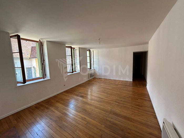 Sud, Tonnerre : Appartement 3 pièces à louer