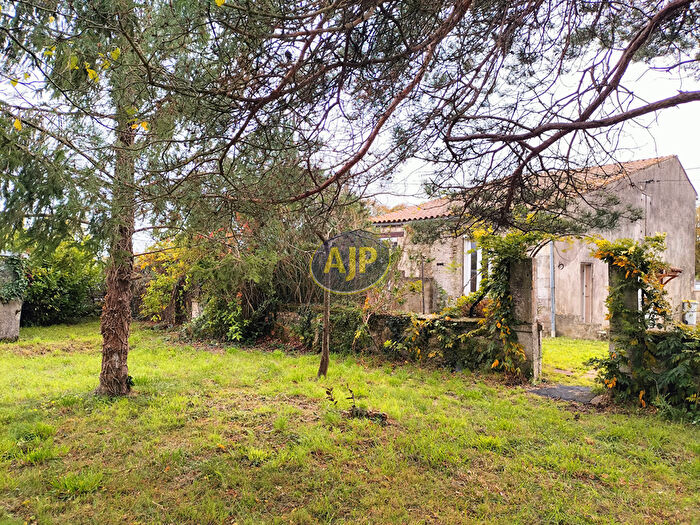 Maison à vendre - Tonnay-Charente - 5 pièces - 3 chambres