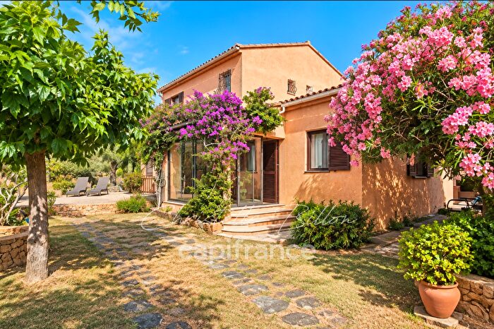 Maison 5 pièces à Figari, à vendre