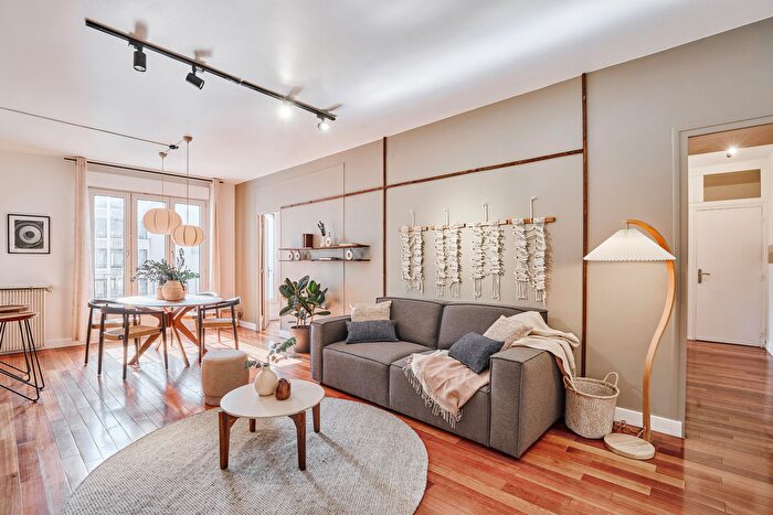 Appartement à louer - Paris e , Muette-Nord, Trocadéro - 4 pièces - 3 chambres