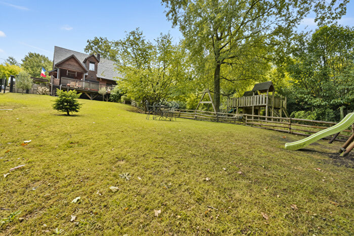 Maison 8 pièces à Jouars-Pontchartrain, à vendre