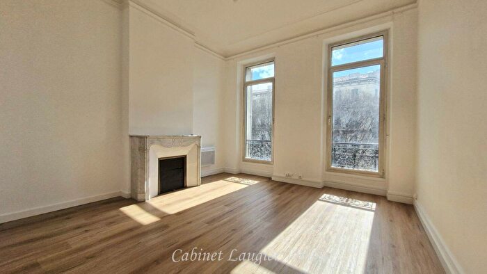 Appartement à louer - Marseille ème arrondissement - 3 pièces - 2 chambres