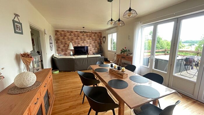 Maison 8 pièces à Mûr-de-Bretagne, à vendre