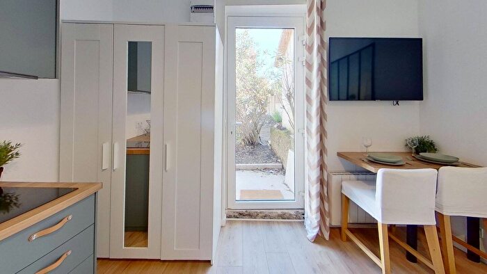 Appartement à louer - Laënnec, Lyon ème arrondissement - 1 pièce