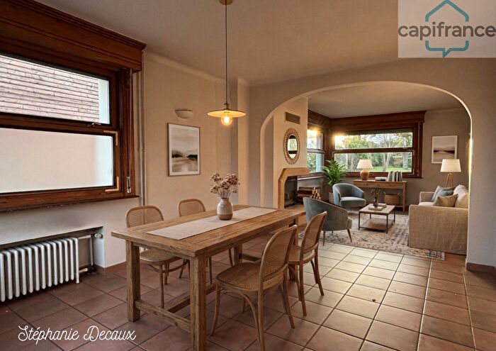 Valenciennes, Nungesser, La Briquette, Fb de Cambrai : Maison 17 pièces à vendre