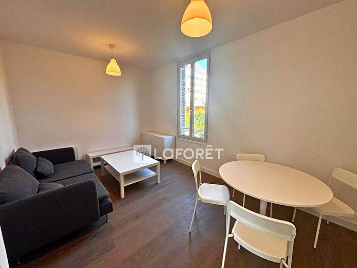 Appartement 2 pièces à louer à Cité Pierre et Marie Curie, Ivry-sur-Seine