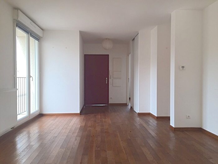 Appartement à louer - Nancy, Beauregard, Boufflers, Buthegnémont - 4 pièces - 3 chambres