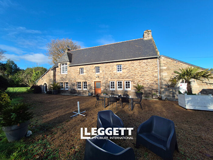 Maison à vendre - Plévin - 8 pièces - 5 chambres