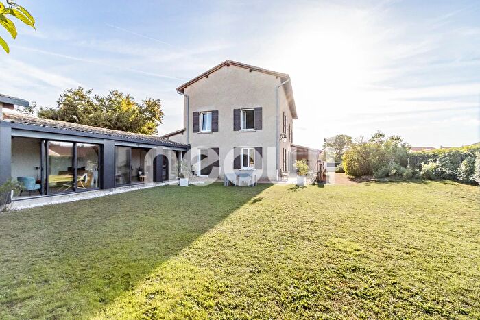 Maison à vendre - Villefranche-sur-Saône - 10 pièces - 5 chambres