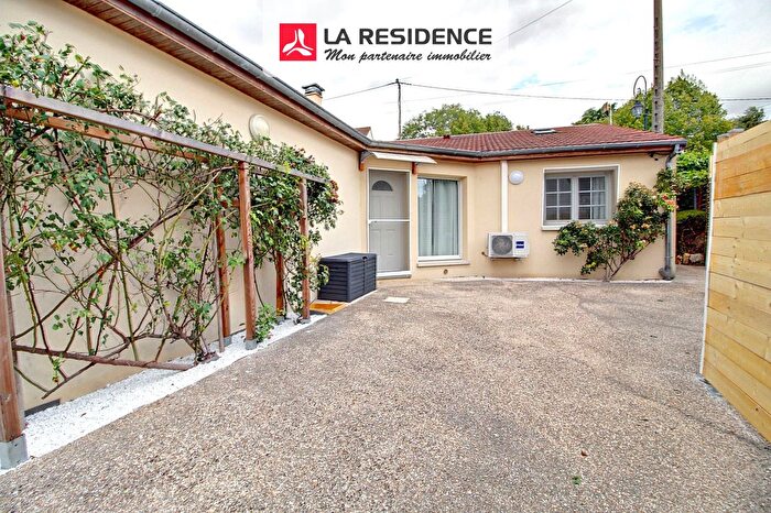 Vaux-sur-Seine - Maison 4 pièces à vendre