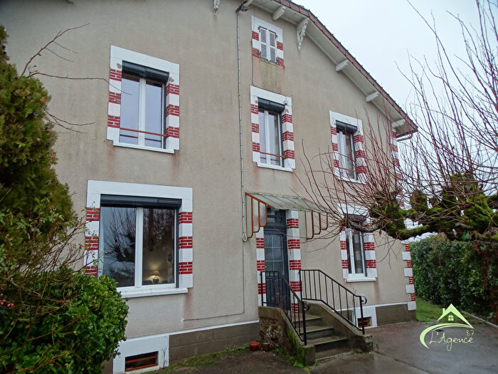 Maison à vendre - Rochechouart - 7 pièces - 5 chambres