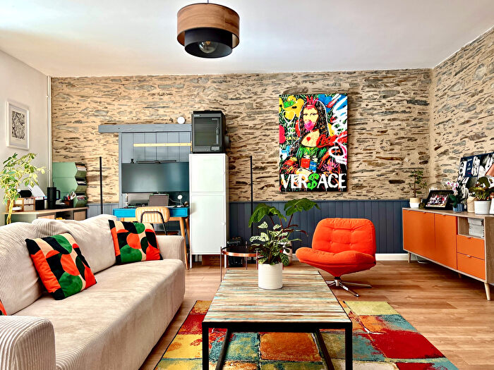 Maison à vendre - La Pouëze - 5 pièces - 2 chambres