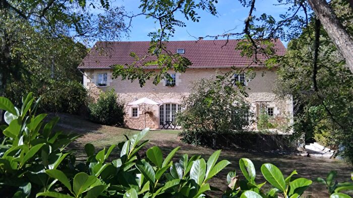 Maison 10 pièces à vendre à Saint-Cybranet