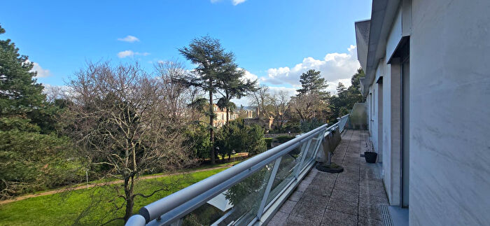 Appartement à louer - Saint-Cloud, Fouilleuse, Val dOr - 4 pièces - 3 chambres