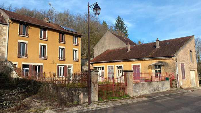 Maison à vendre - Dissangis - 7 pièces - 5 chambres