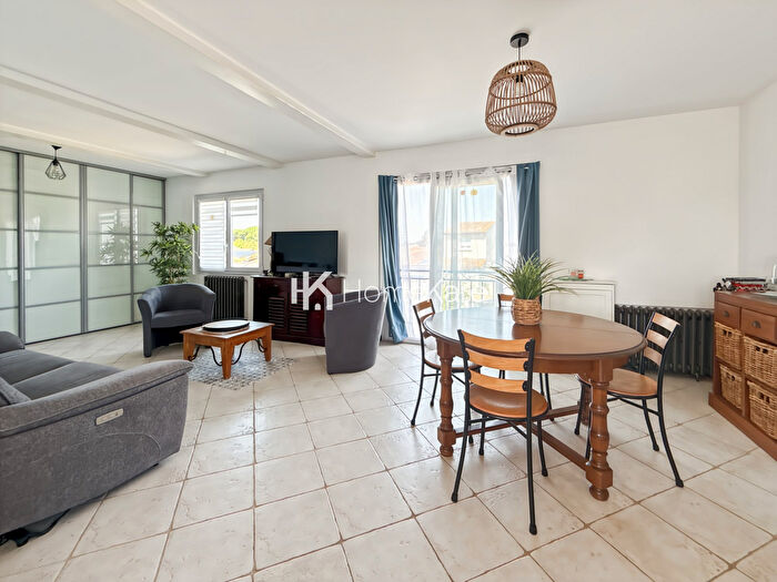 Maison 5 pièces à Saint-Médard-d'Eyrans, à vendre