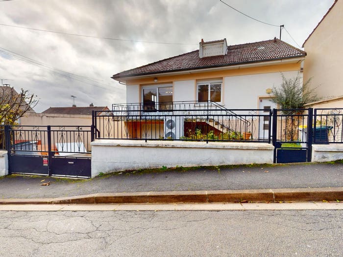 Maison 9 pièces à vendre à Gagny, Plateau, Franceville