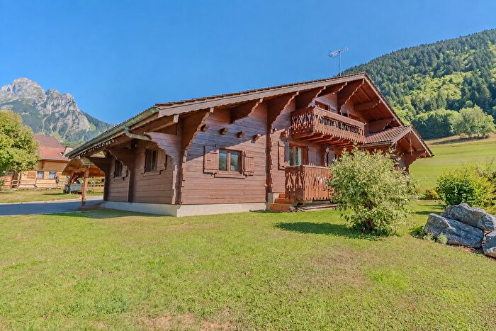 Maison 4 pièces à Bernex, à vendre