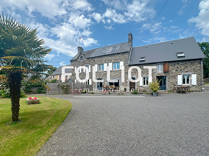 Maison à vendre - Bricqueville-la-Blouette - 10 pièces - 7 chambres