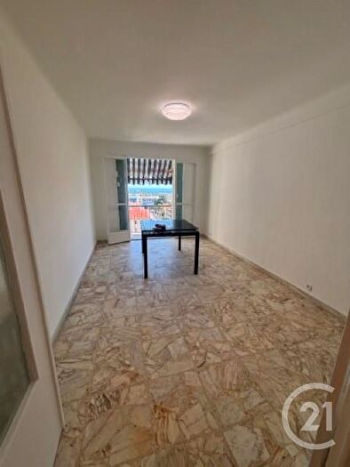 Appartement 3 pièces à louer - Nice, Arenas