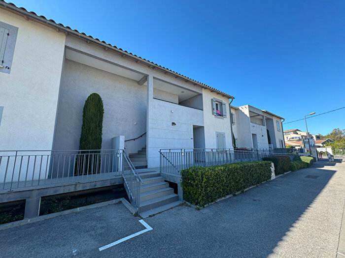 Appartement à louer - Pélissanne - 3 pièces - 2 chambres