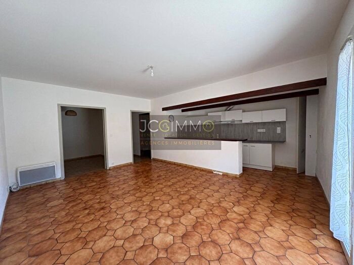 Puget-Ville : Appartement 4 pièces à louer