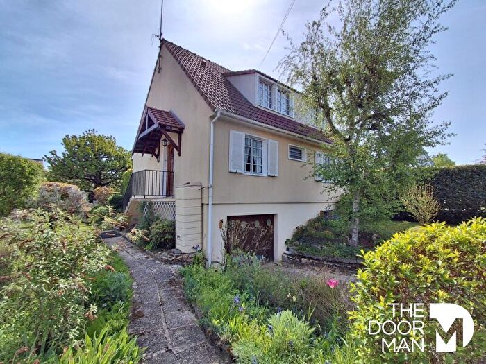 Maison 8 pièces à vendre à Rambouillet, Saint-Hubert, Louvière