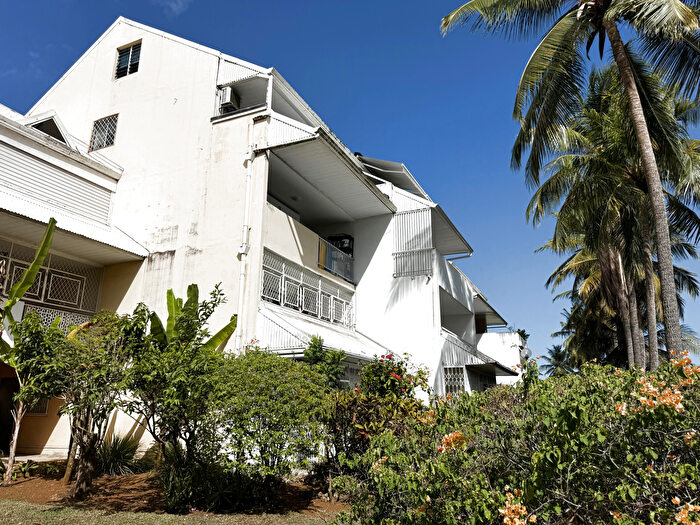 Le Gosier : Appartement 1 pièce à vendre