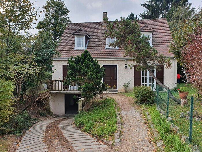 Maison à louer - Saint Prix Centre, Saint-Prix - 5 pièces - 4 chambres