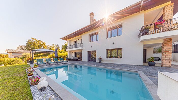 Maison à vendre - Aix-les-Bains, Est - 8 pièces - 7 chambres