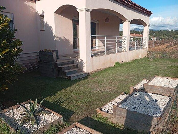 Appartement à louer - Roquefort-la-Bédoule - 3 pièces - 2 chambres