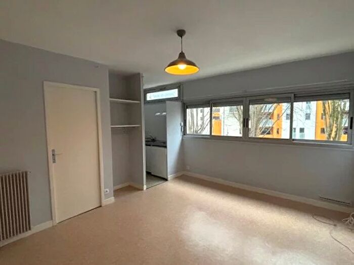 Appartement à louer - Pau, Dufau, Tourasse - 1 pièce