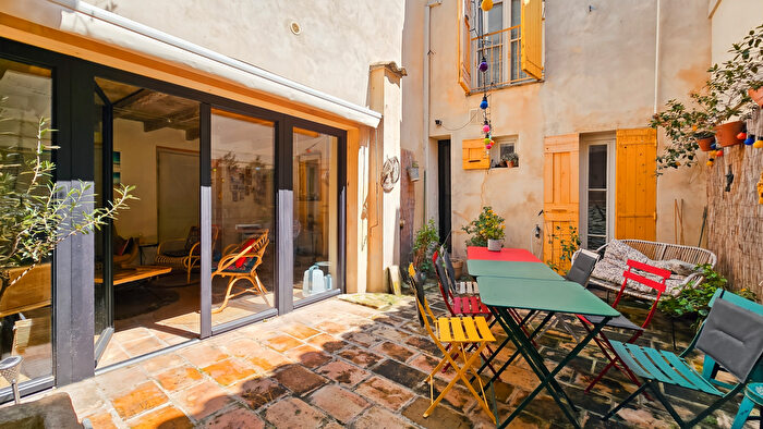 Maison à vendre - Aigues-Mortes - 6 pièces - 4 chambres