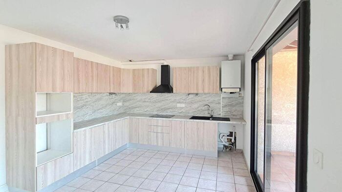 Appartement à louer - Villeurbanne - 4 pièces - 3 chambres