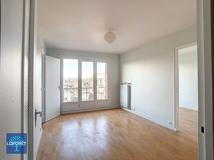 Appartement à louer - Saint-Maur-des-Fossés, La Varenne - 2 pièces - 1 chambre
