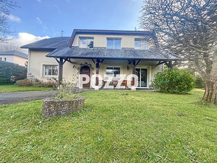 Jullouville : Maison 9 pièces à vendre
