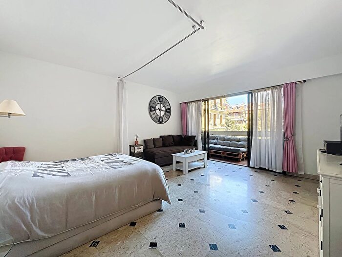 Appartement à vendre - Nice, Carré dor - 1 pièce