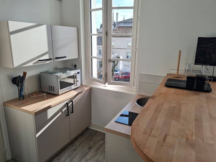 Appartement à louer - Angoulême - 1 pièce