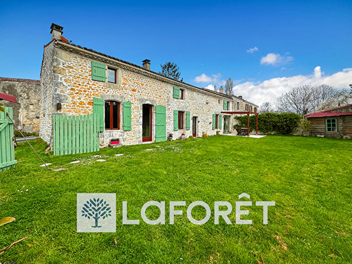 Maison à vendre - Saint-André-de-Lidon - 6 pièces - 4 chambres