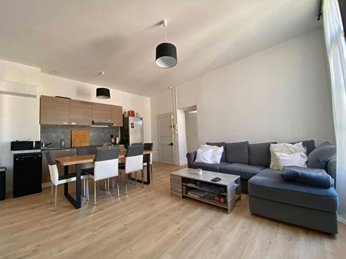 Appartement à louer - Centre Ville, Vauvert - 3 pièces - 2 chambres