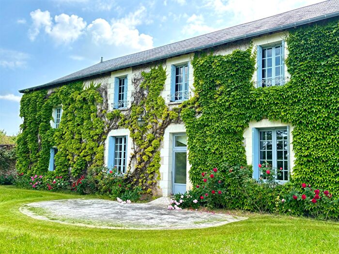 Maison à vendre - Esvres - 12 pièces - 7 chambres