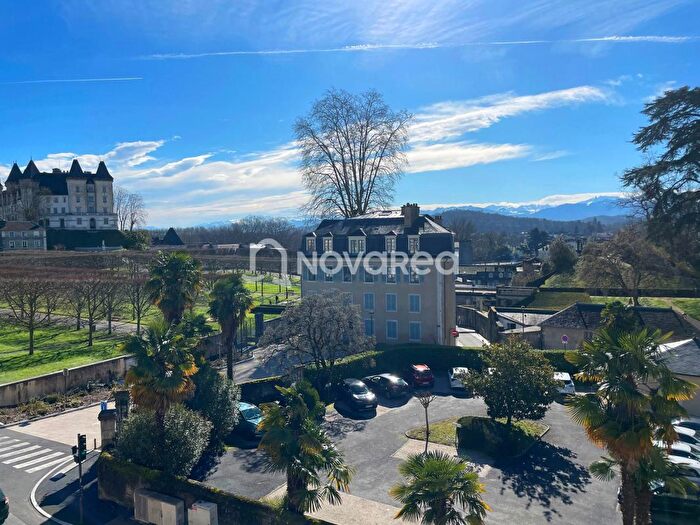 Appartement à vendre - Pau, Centre-ville - 4 pièces - 2 chambres