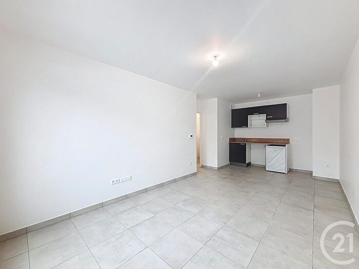 Appartement à louer - Dammarie-les-Lys, Petit Dammarie, Croix Saint-Jacques - 2 pièces - 1 chambre