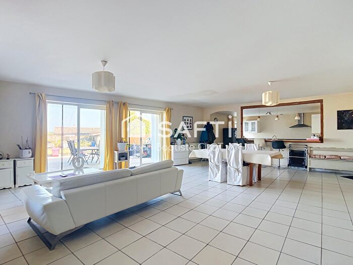 Sauveterre-de-Guyenne - Maison 5 pièces à vendre